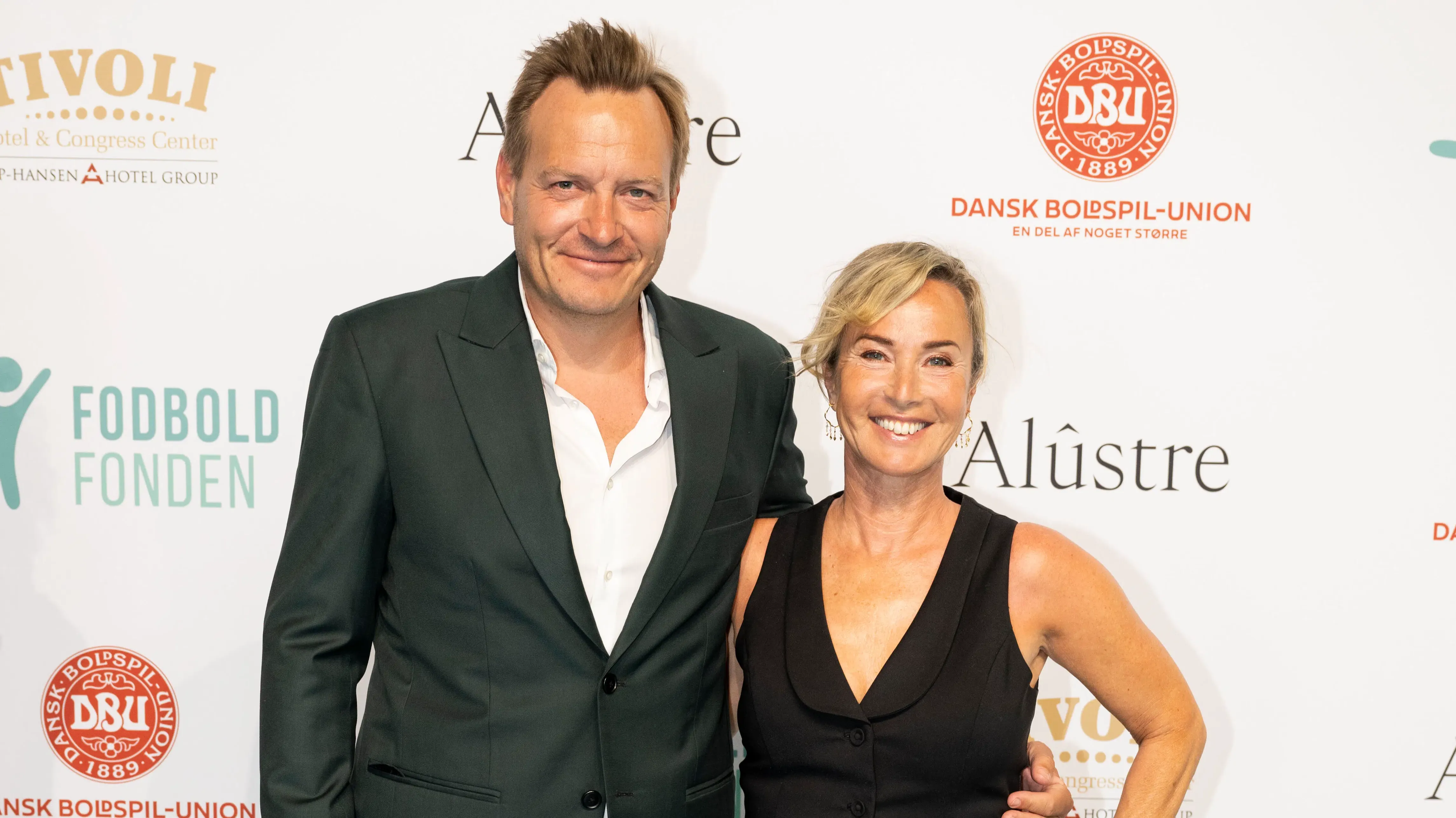 Rasmus Tantholdt og Natasja Crone fejrer nytår med Ulla Terkelsen ...