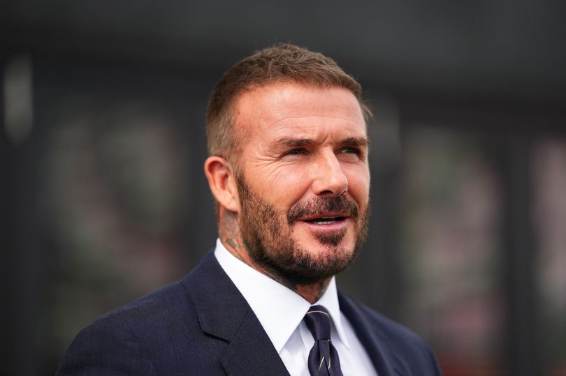 David Beckham shows true Man United colours with Sir Alex Ferguson ...