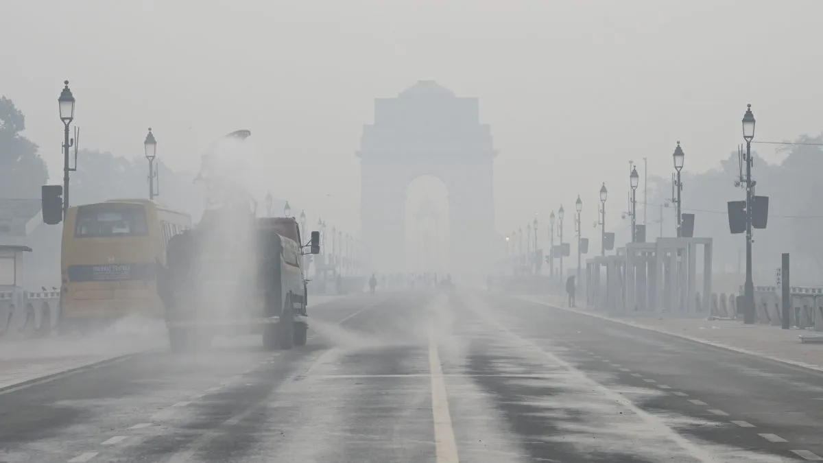 Delhi air quality worsens again: AQI slips into 'very poor' and 'severe ...