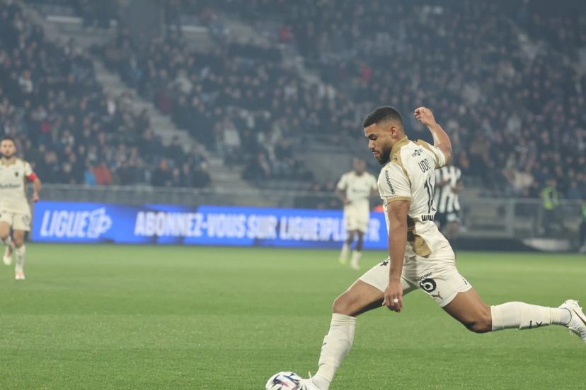 Pierre Sage, l'entraîneur de Lens, aimerait voir Matthieu Udol en ...