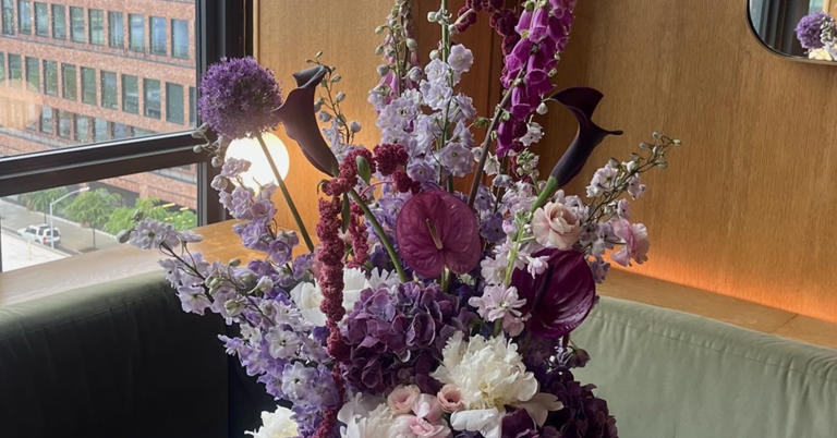 27-year-old quit her 9-to-5 to start a floral business—this year, she ...