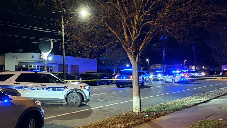Deadly shooting under investigation near west Charlotte restaurant