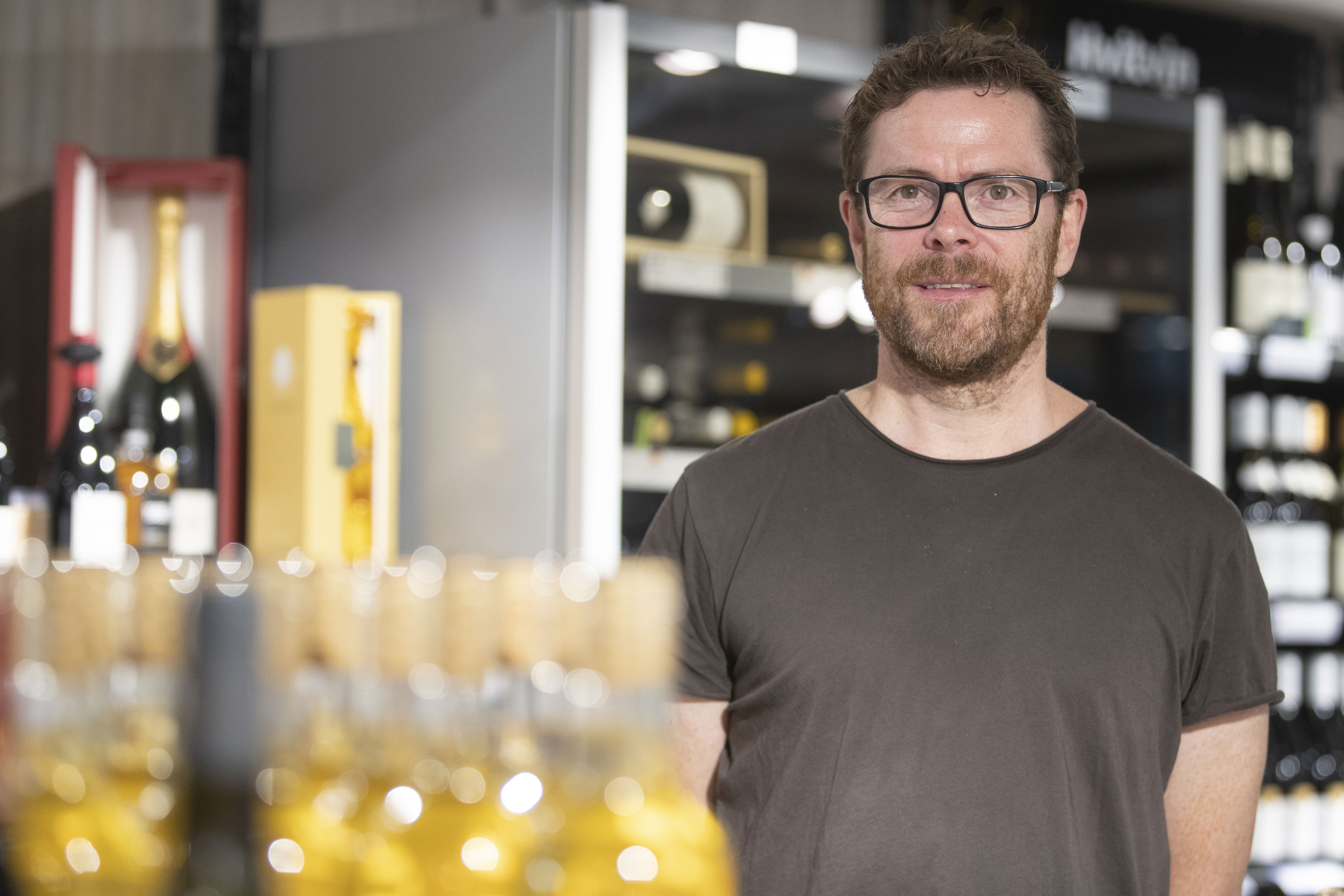 Fortsatt fall i rødvinssalget: – Folk vil ha lett og lyst når sommeren ...