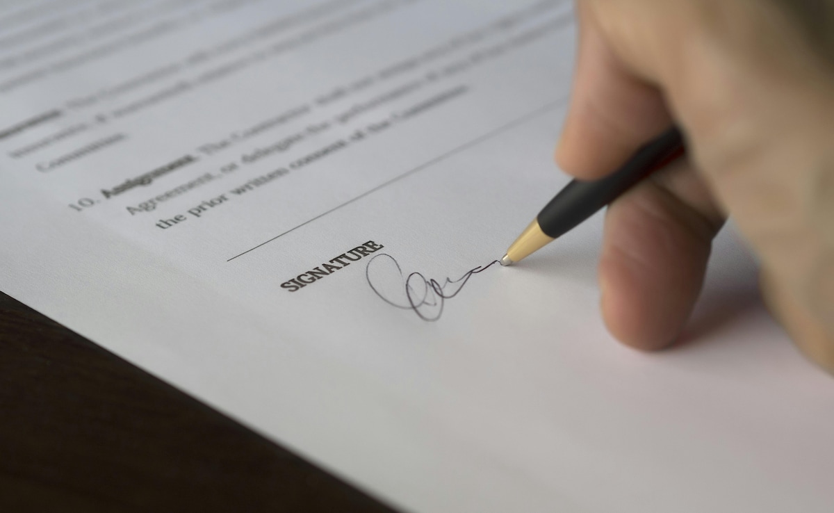 Student questions salary mismatch 'politely', company pulls job offer