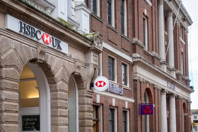 People with £5,001 in bank account urged to make a change straight away