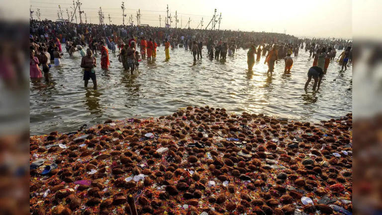 Nushrratt Bharuccha's visit to Ujjain's Mahakaleshwar temple 'grave sin ...