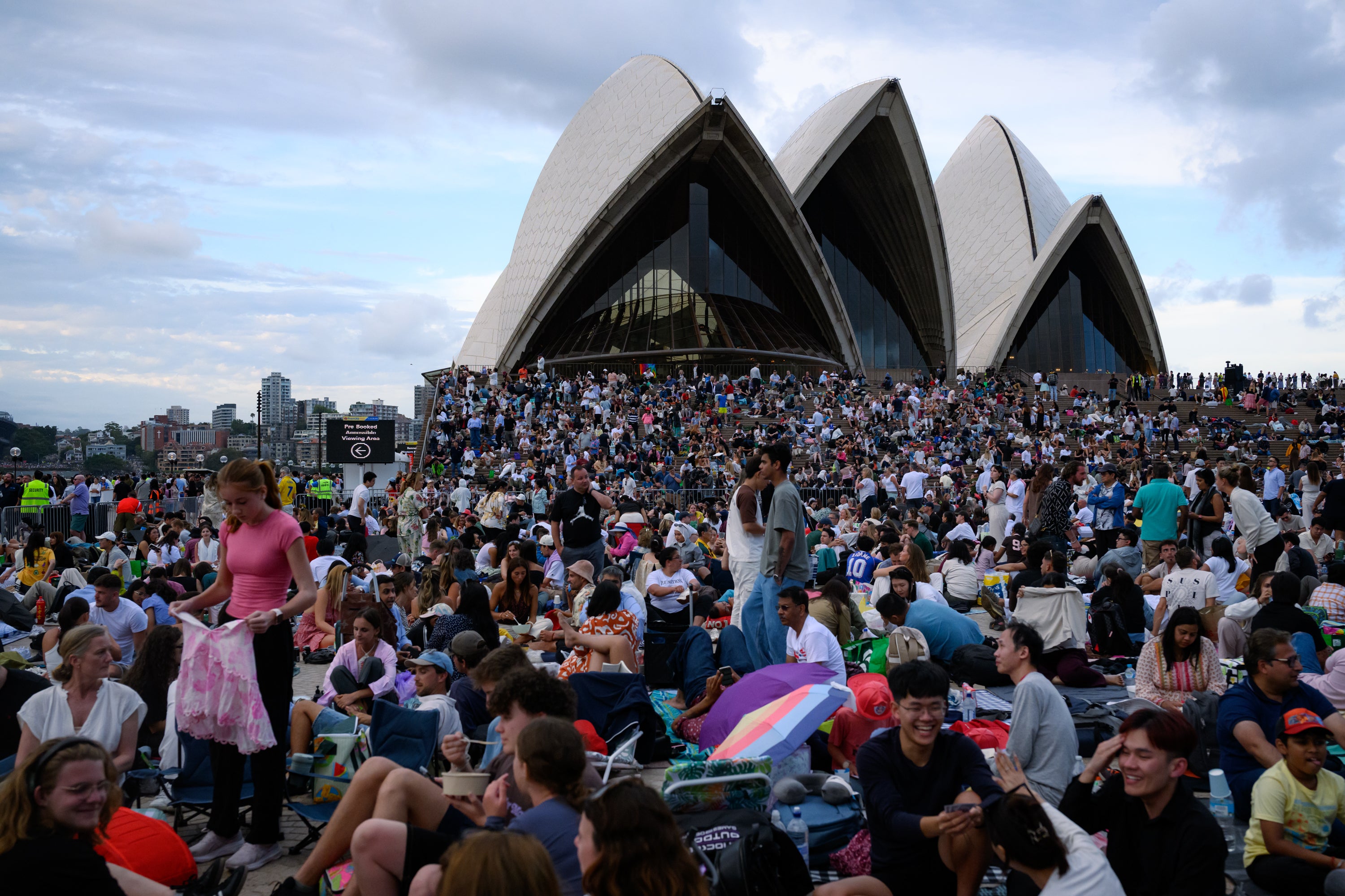 Sydney’s New Year’s Eve fireworks draw large crowds