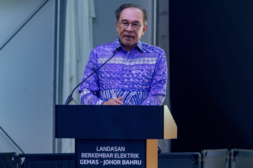 PM Anwar: Embrace spirit of togetherness, Madani will serve with ...