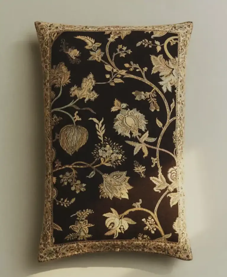 Zara Home reinventa los cojines de la abuela con estas fundas de ...