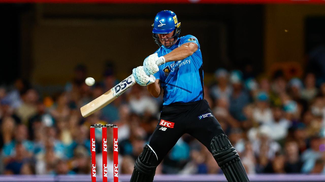 Milestone man Chris Lynn stars as Strikers hammer Heat