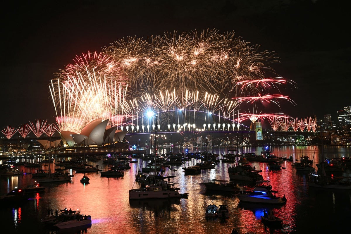 Sydney welcomes 2026 with spectacular fireworks as world rings in 2026