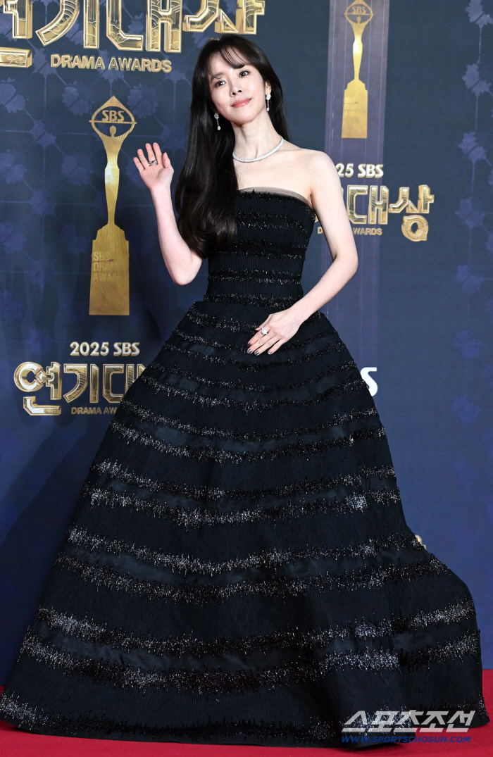 Han Jimin, can you be this pretty?