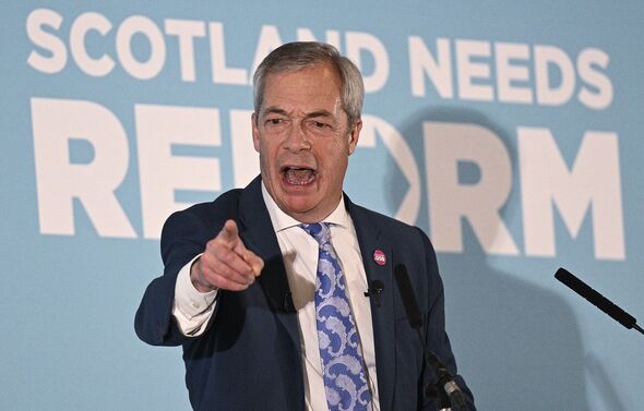 Nigel Farage completely loses it over 'outrageous' Shamima Begum decision