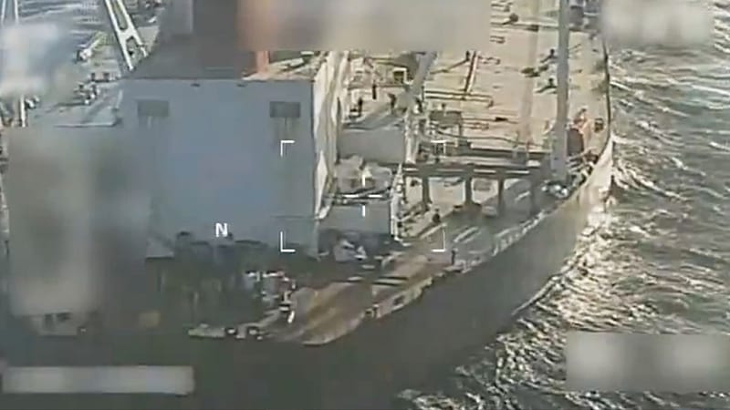 Verfolgt von der US-Küstenwache: Crew hofft nun auf russischen Schutz