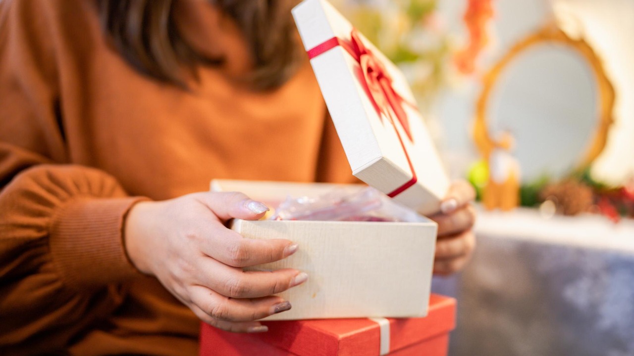 4 smart moves for unwanted gifts to boost your finances fast