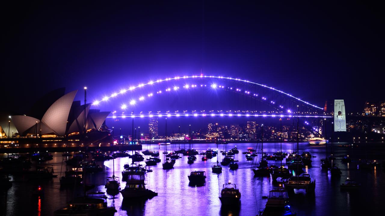 Solidarity and peace reign at New Year's celebrations