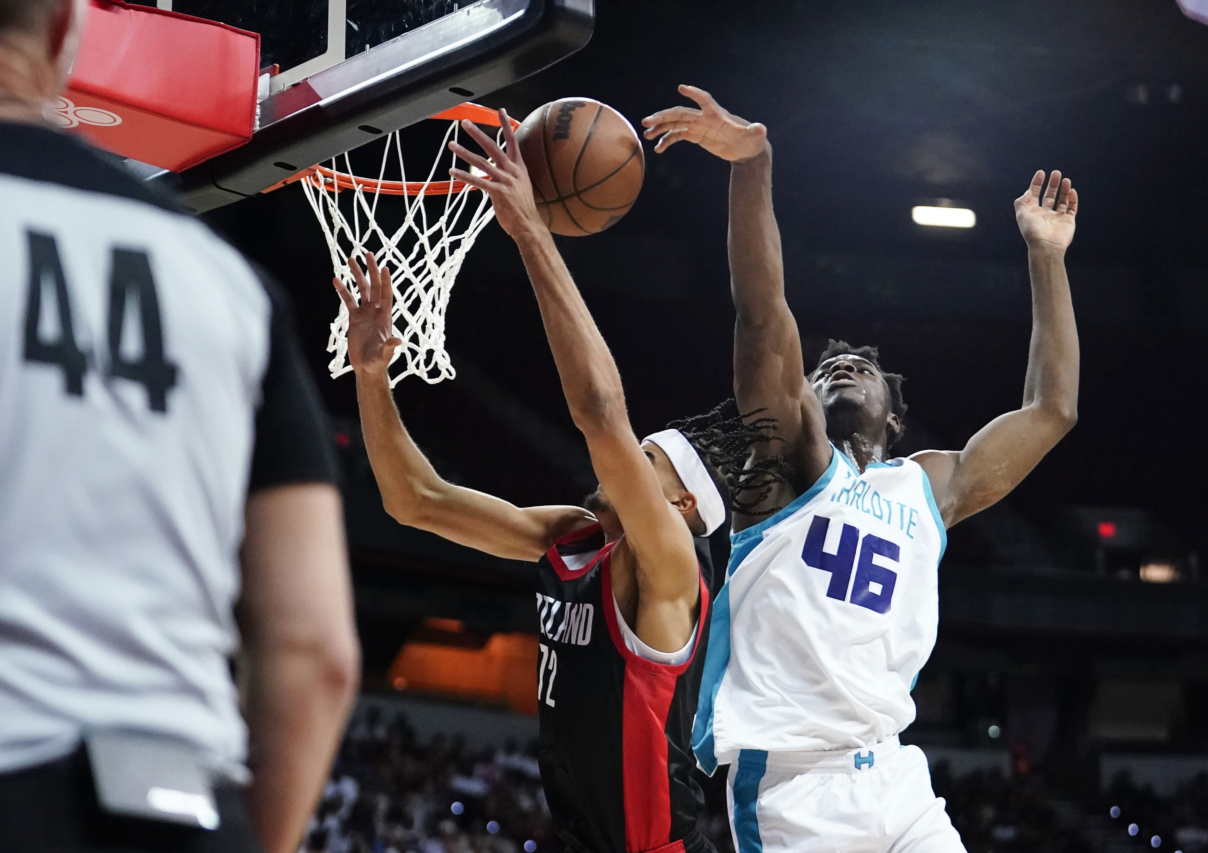 With no one running the asylum, college hoops has gone full crazy