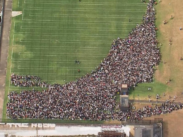 Touching moment for Bondi at NYE fireworks