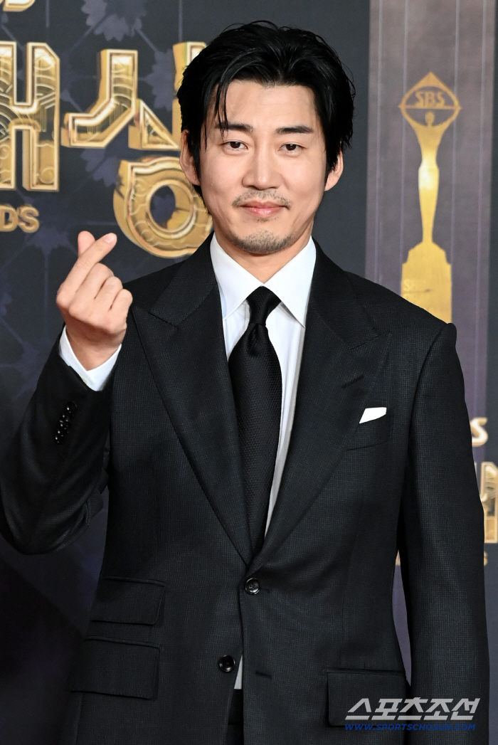 Yun Kye Sang, a heart full of seriousness