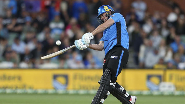 Milestone man Chris Lynn stars as Strikers hammer Heat