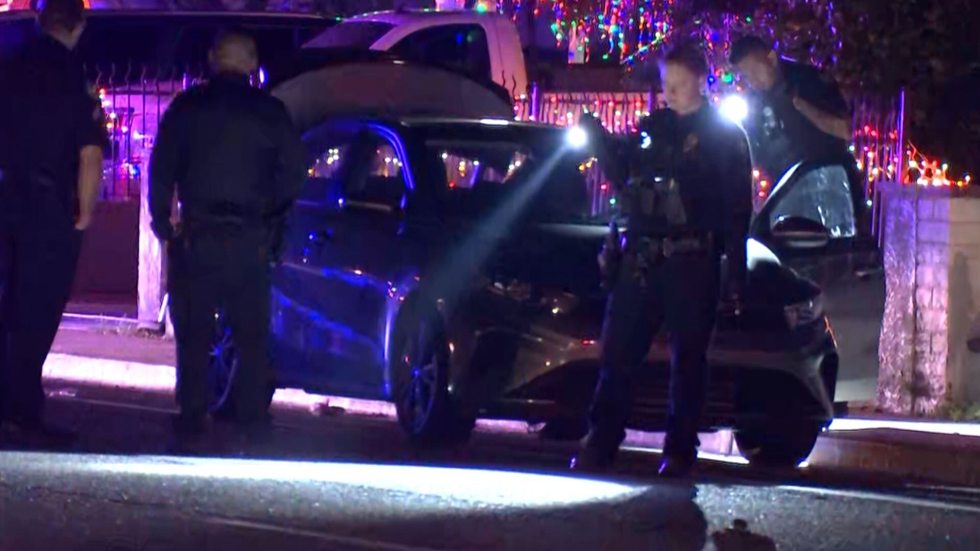 Phoenix PD searching for suspect after man shot in Maryvale