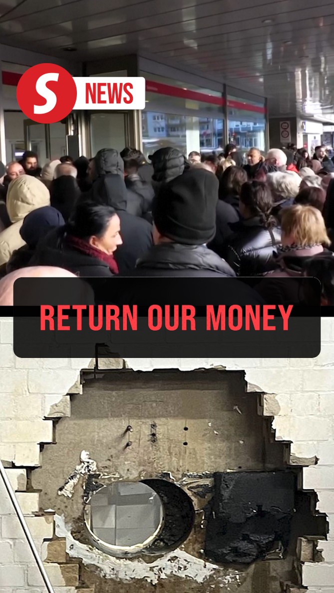German bank heist: Angry customers demand their money back