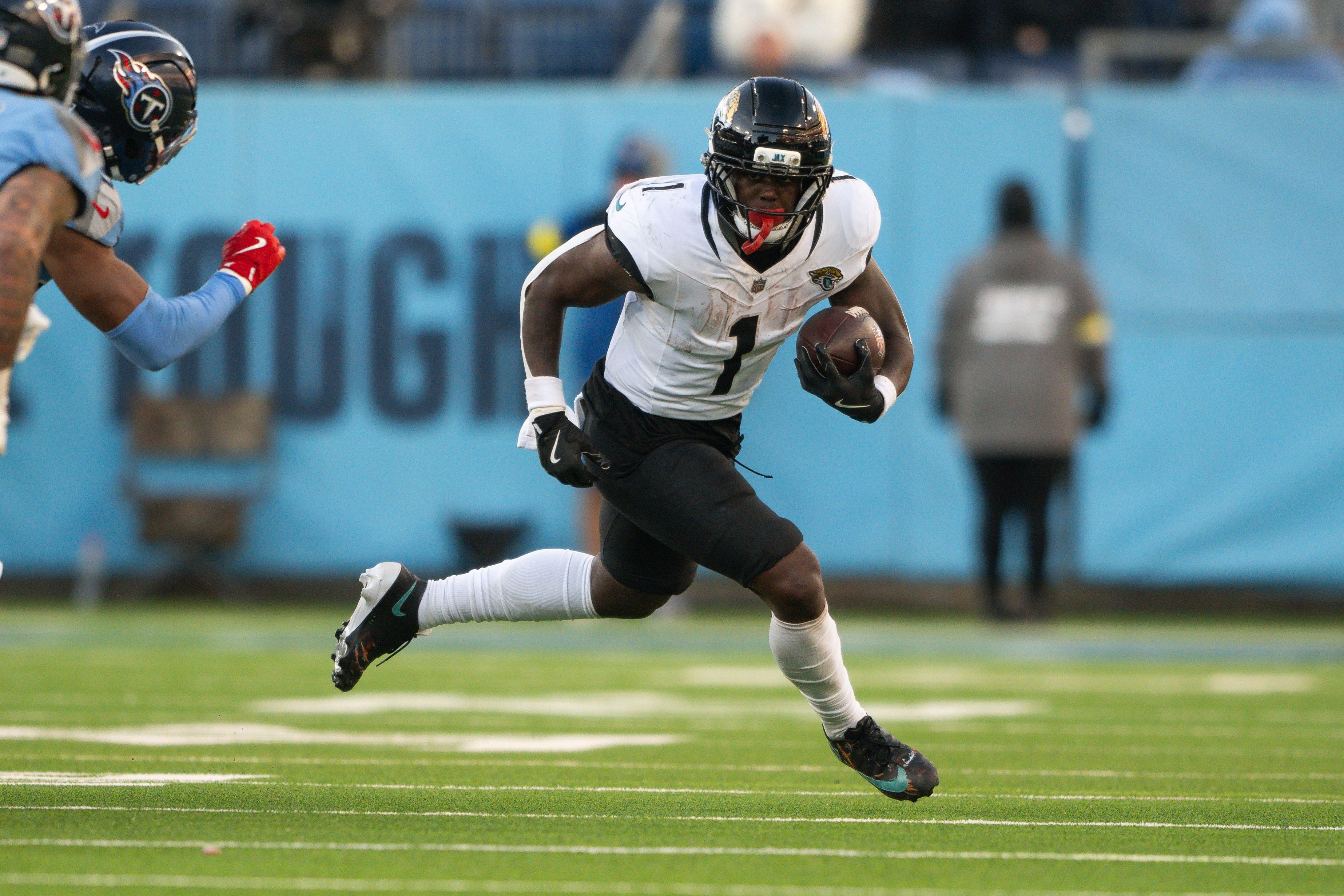 Who has advantage in Jaguars vs. Titans Week 18 rematch?