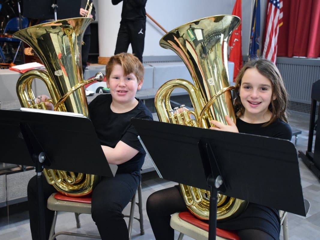 Lakeside musicians strike a chord at winter concert