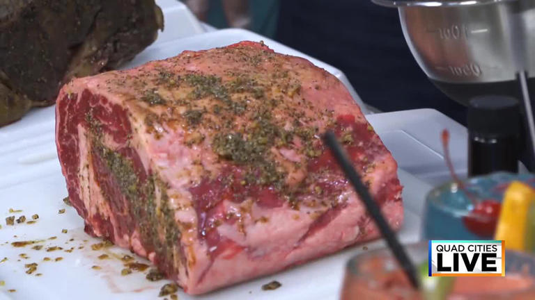 How to prepare the perfect prime rib for holiday feasts, according to ...