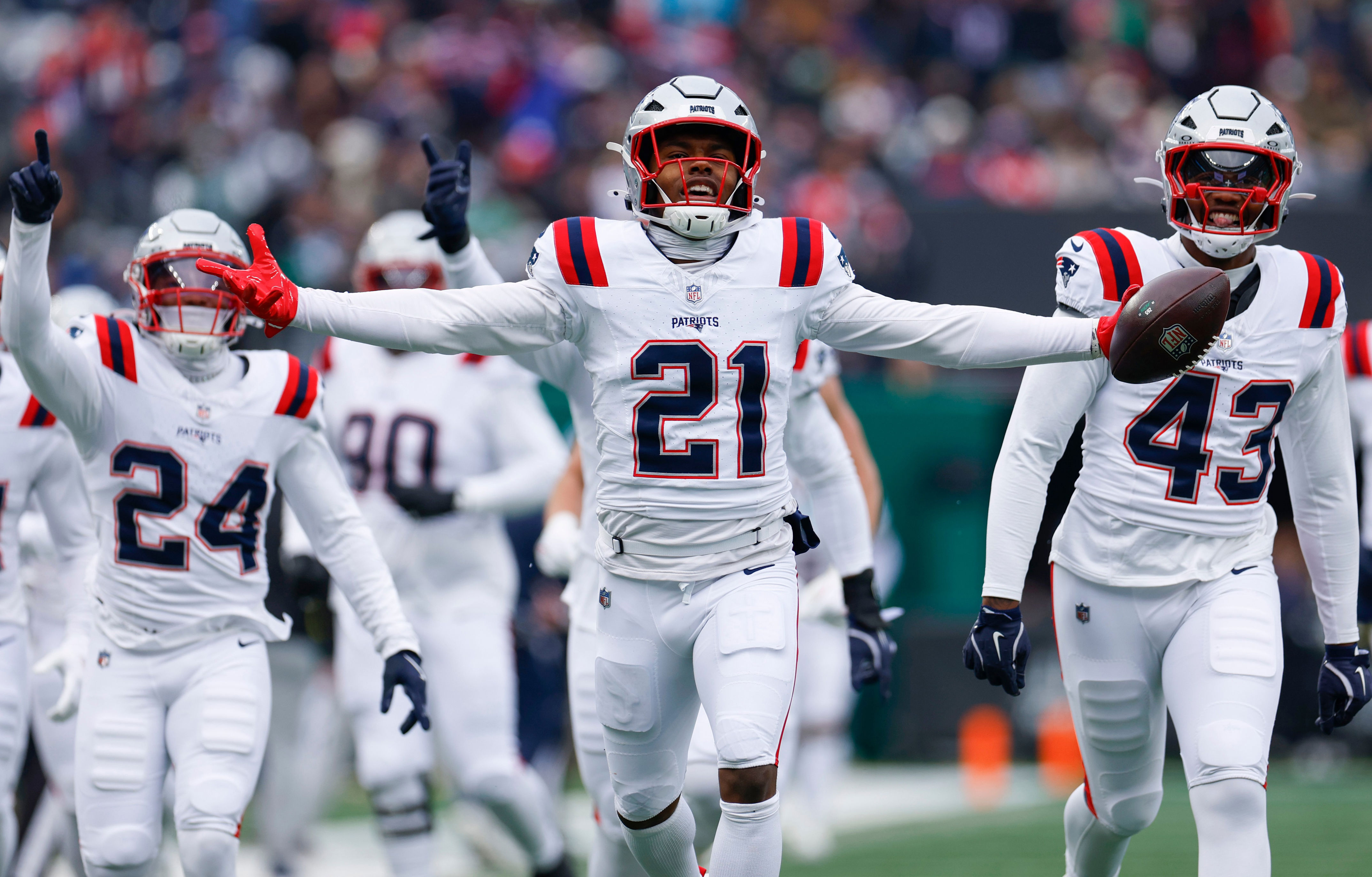 Examining the roster ties between Patriots, Chargers ahead of wild-card ...