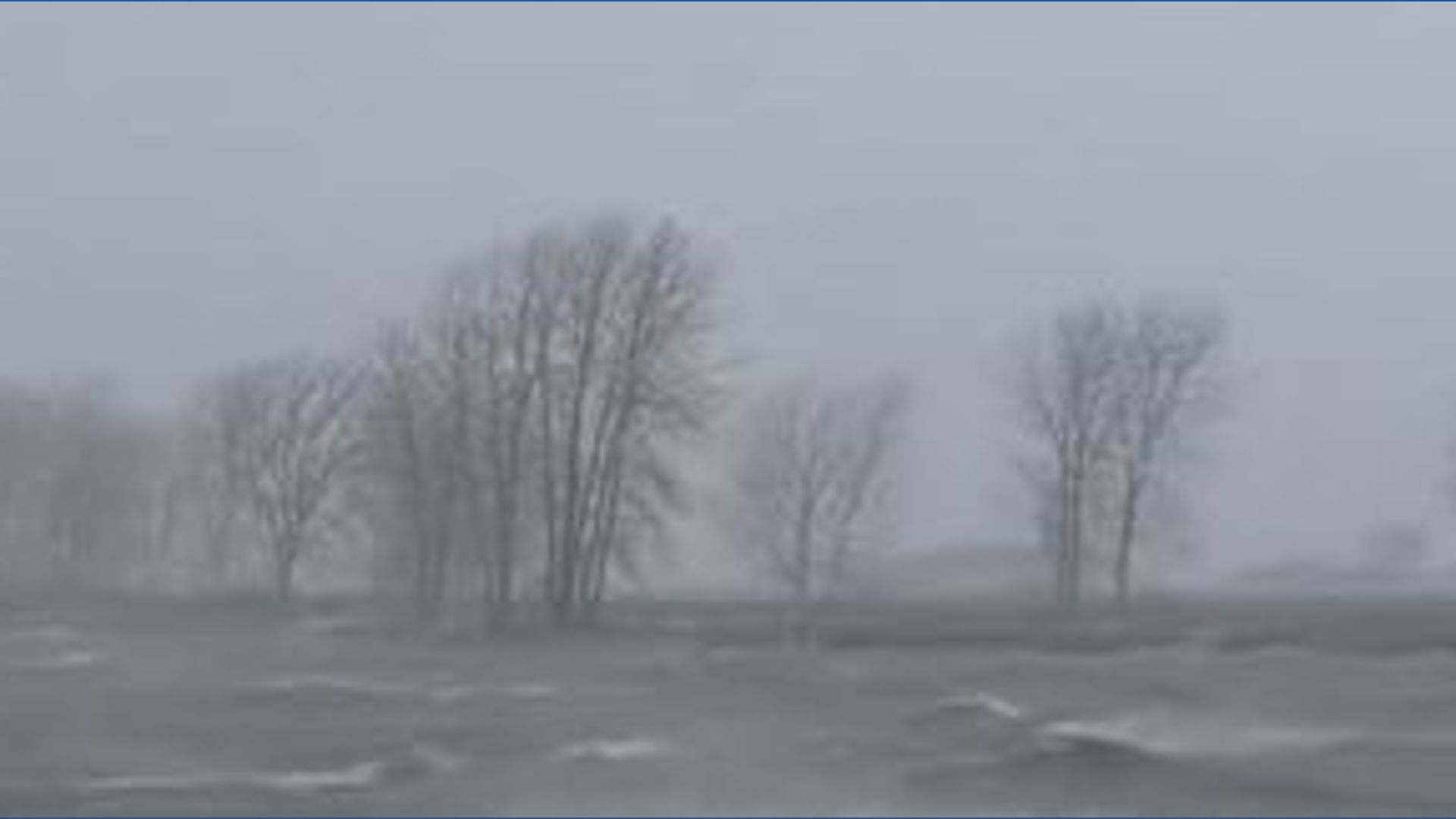 Extreme winds cause 30 feet waves on Lake Erie in Buffalo
