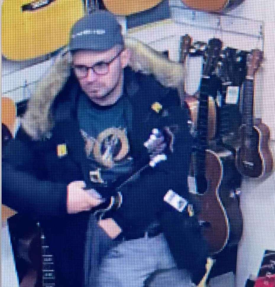 Sobered-up thief returns stolen mandolins