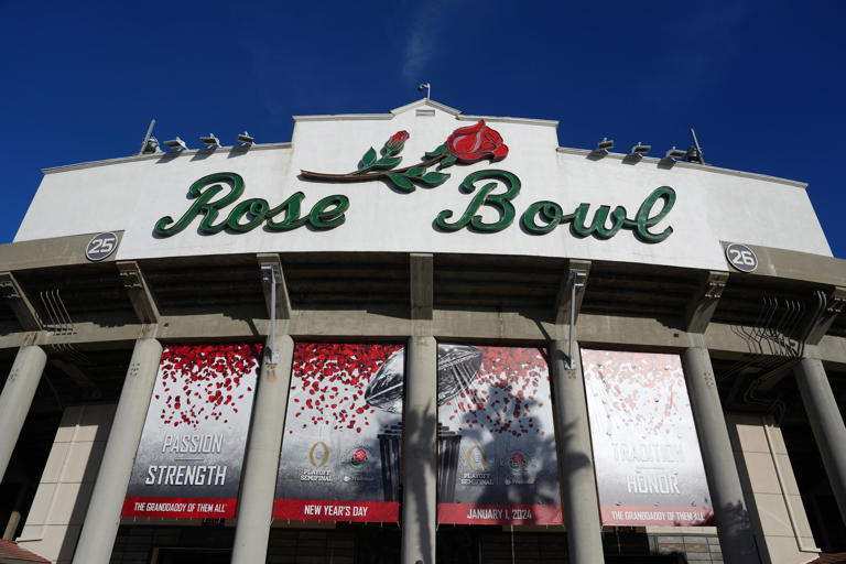 What channel is Alabama vs. Indiana game on? Rose Bowl start time