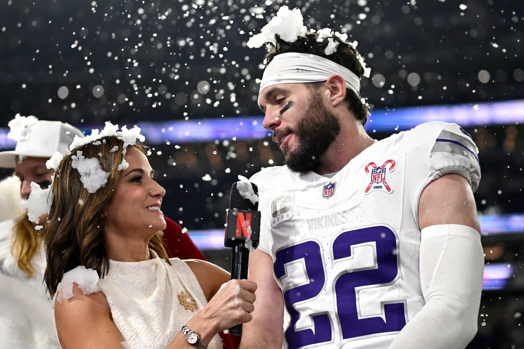 Netflix's Lions-Vikings game reached 27.5 million viewers on Christmas ...