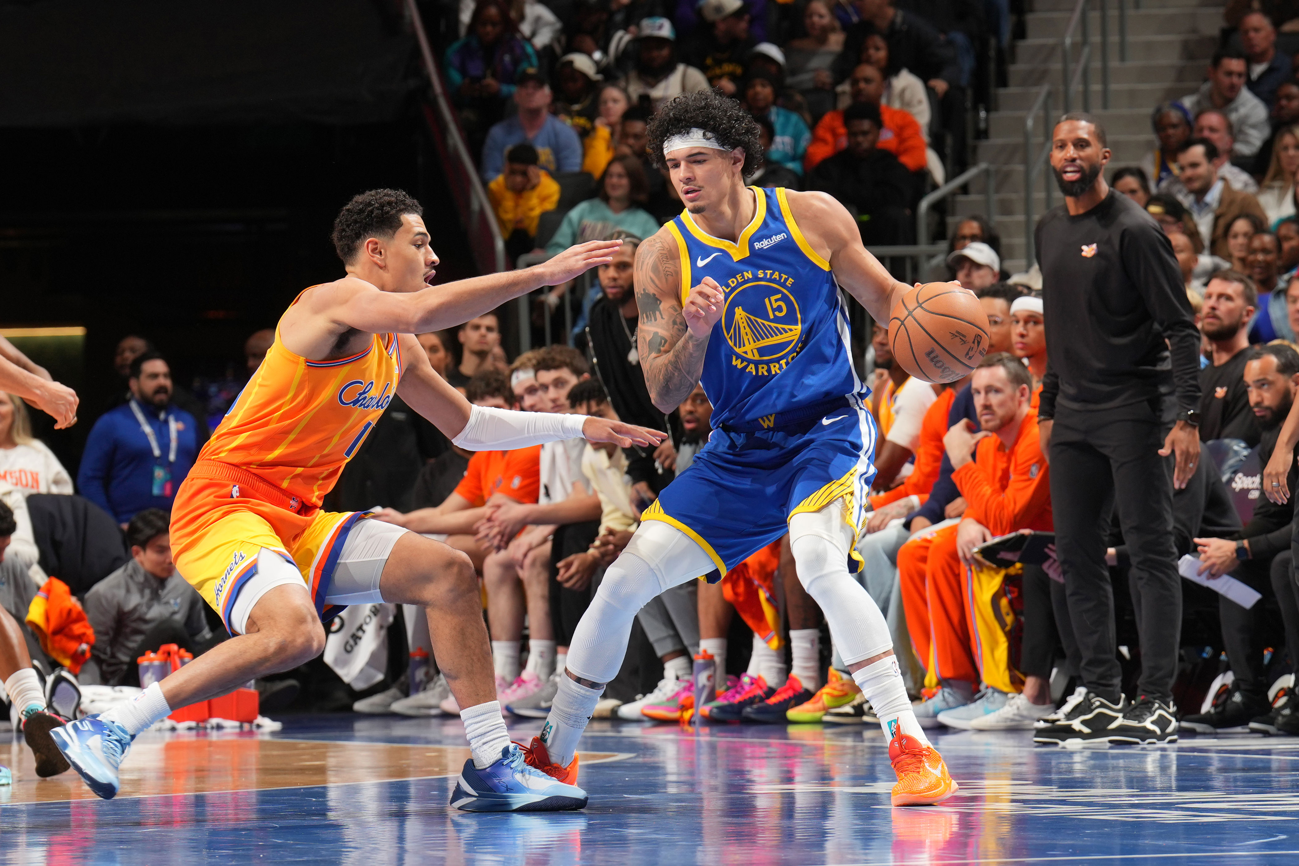 Warriors ring in the new year with three-point party in Charlotte