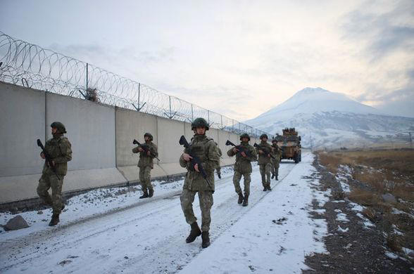 Mehmetçik vatan nöbetinde