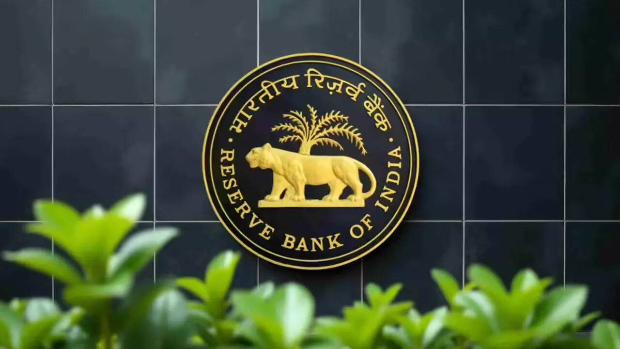 Economy growing at robust pace, banking sector remains sound: RBI report