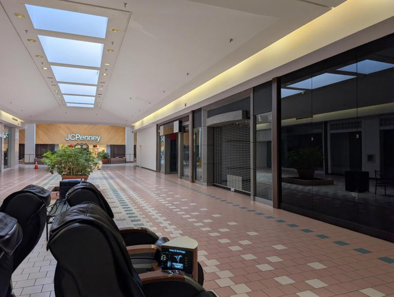 Last day for interior stores at the Marketplace Mall