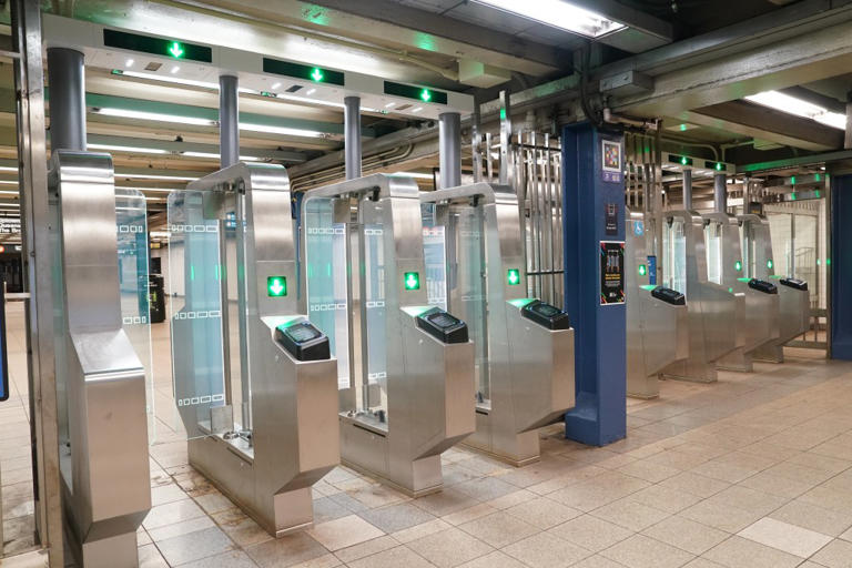 MTA’s new 'modern' subway gates send unlucky 5-year-old to hospital ...