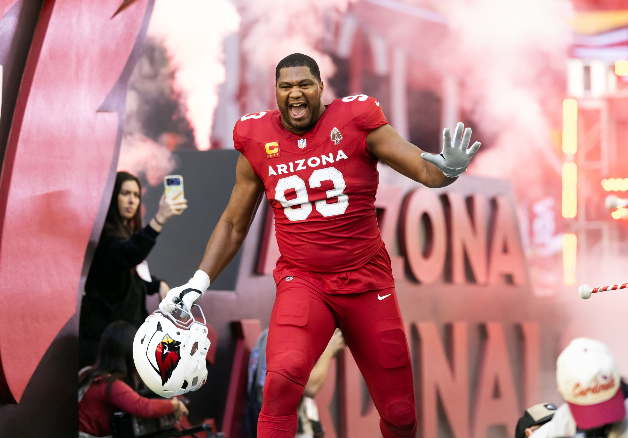 Cardinals DL Calais Campbell to contemplate retirement