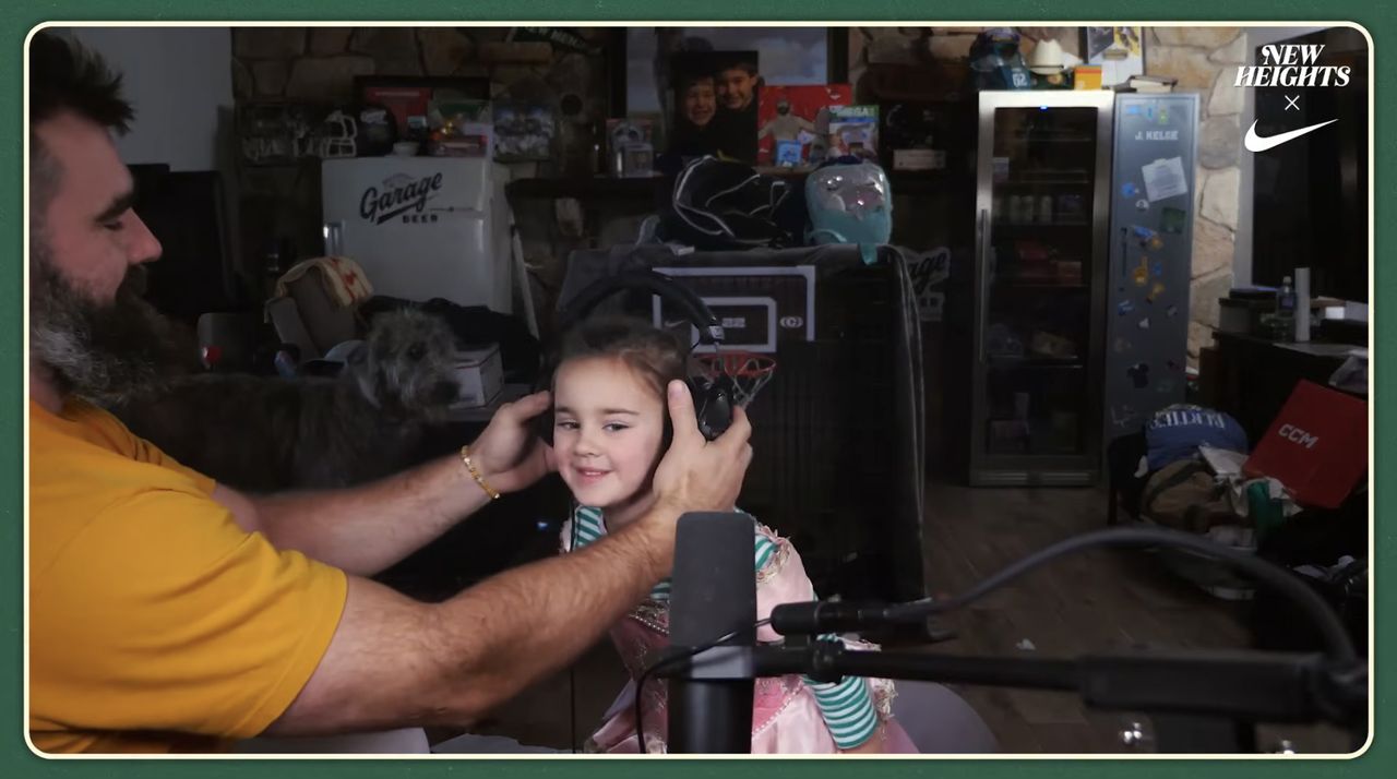 Caitlin Clark cheers on Jason Kelce's daughter Wyatt as she sinks a ...