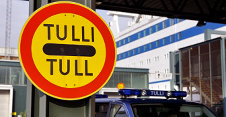 Tulli pidätti kaapelirikosta epäillyn aluksen lastin ...
