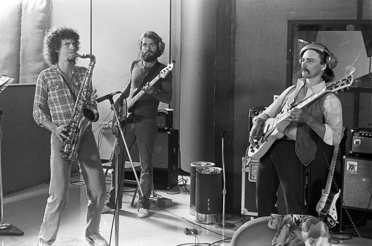 Sons of popular '70s rock band share message before New Year's Eve show