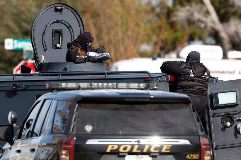 Man and woman dead in murder-suicide in Grand Prairie, police say