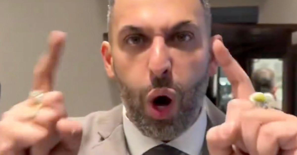 Benny the dealer cuts pro wrestling style promo on jewel thief