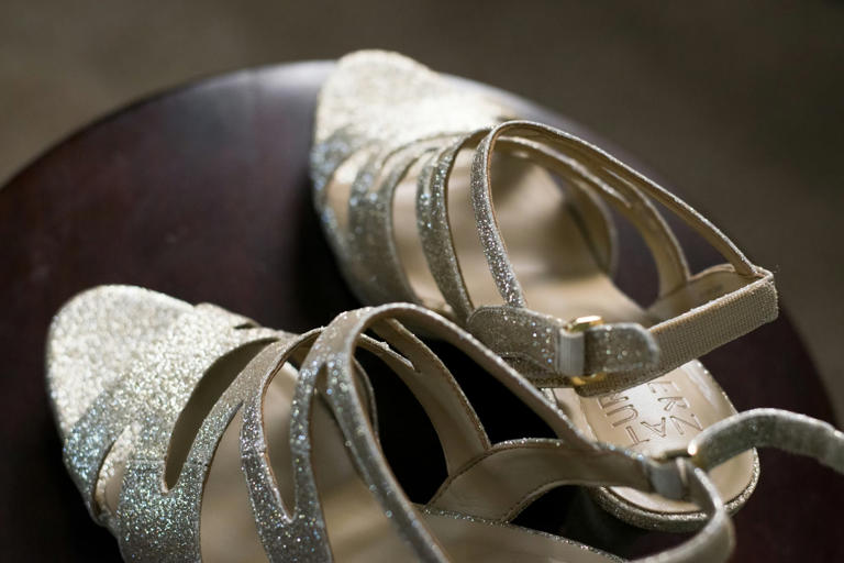 4 balanced gold or silver looks & 5 that are harsh on the eyes