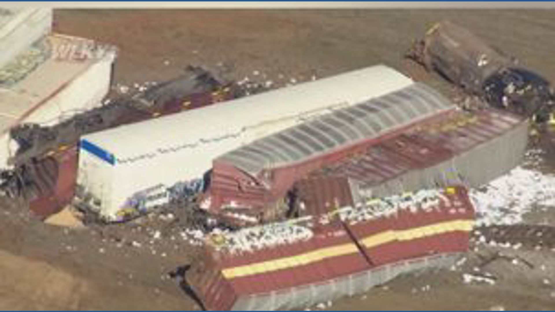Train carrying molten sulfur derails in Kentucky