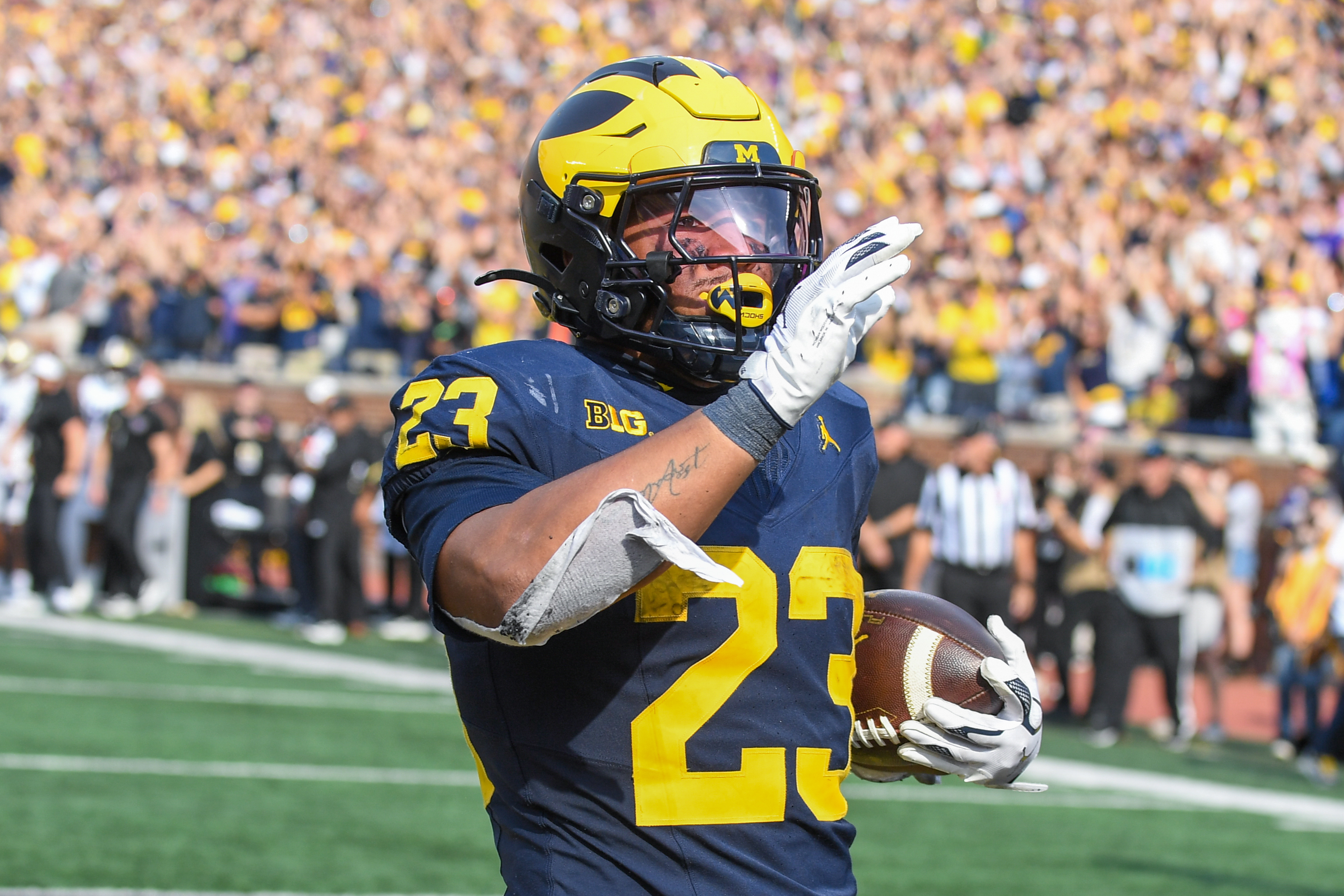 How to watch Michigan vs Texas: Live stream Cheez-It Citrus Bowl, TV ...