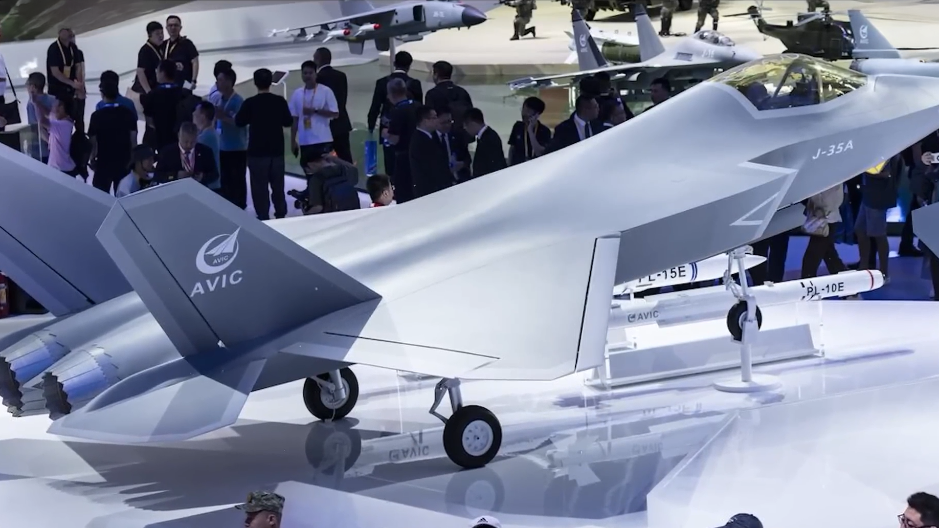 China’s sixth generation fighter shock in 2025, the J-36 reveal, J-20 ...