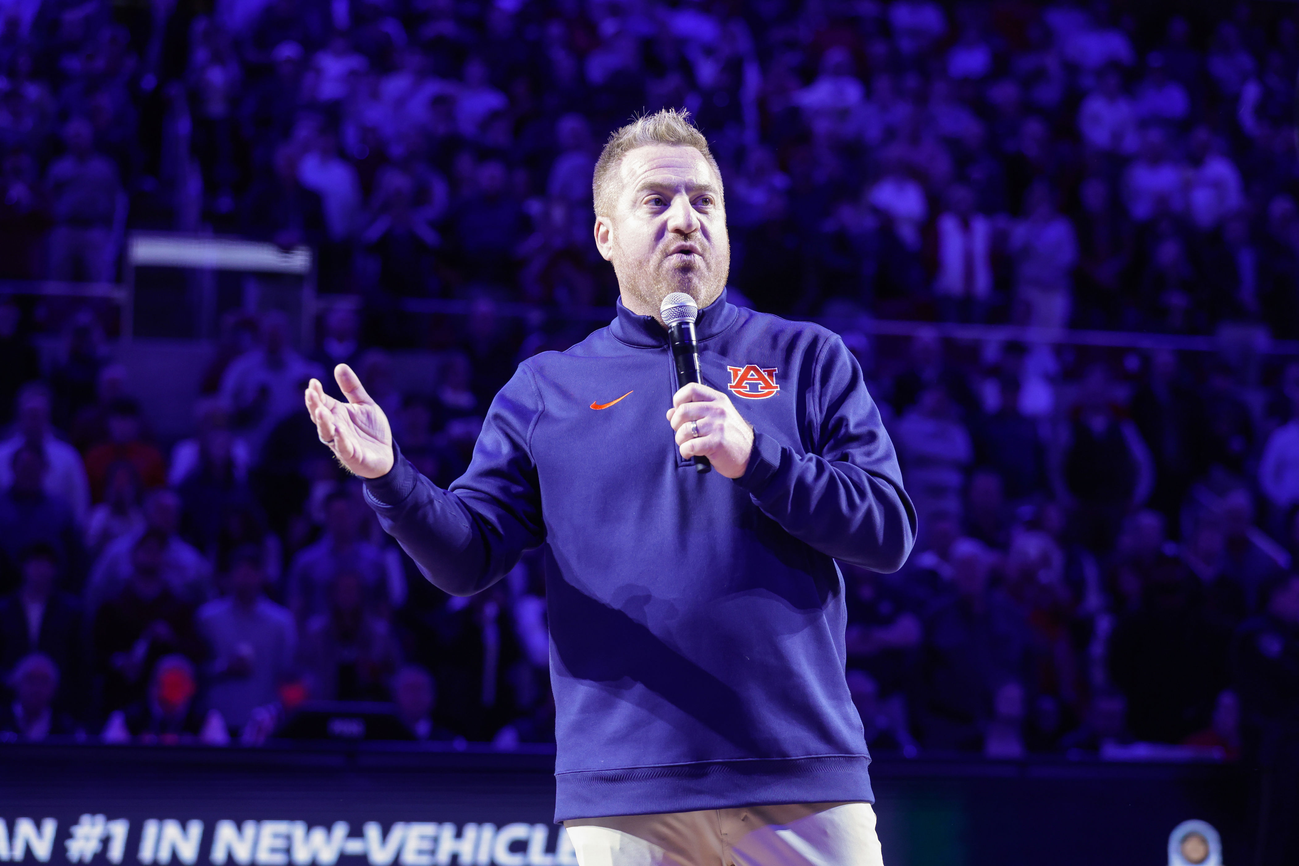 Auburn sees mass transfer portal exodus after Alex Golesh hire